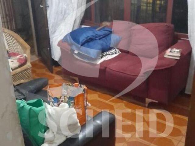 Casa Térrea com 3 dormitórios + Edícula com 1 suíte e quarto adicional