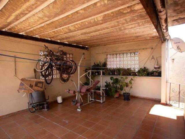 Casa Térrea com 3 Dormitórios em Terreno de 200 m² no Parque São Domingos