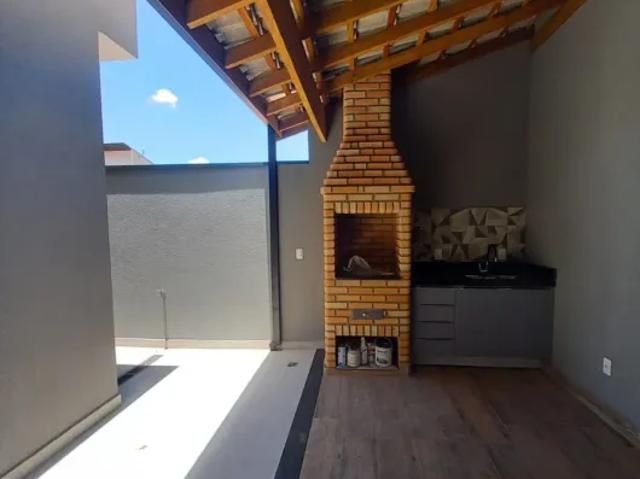 Casa térrea com 3 dormitórios em bairro na cidade de Indaiatuba
