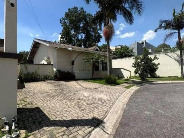 Casa Térrea com 3 Dormitórios em Condomínio – Próxima à Av. Lucas Nogueira