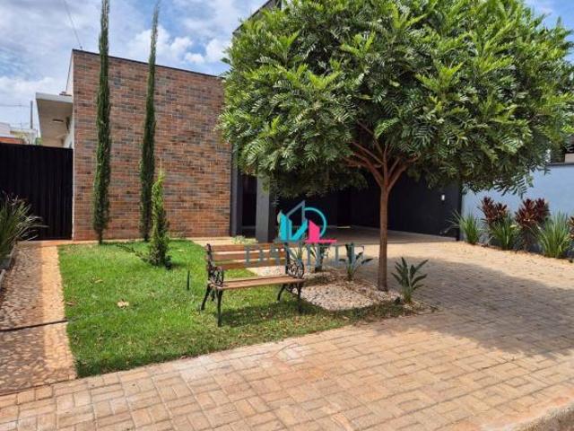 Casa térrea com 3 dormitórios localizada no condomínio Alto da Boa Vista