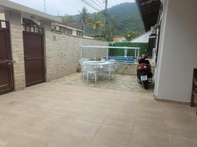 CASA TÉRREA COM 3 DORMITÓRIOS NO PEREQUE AÇU