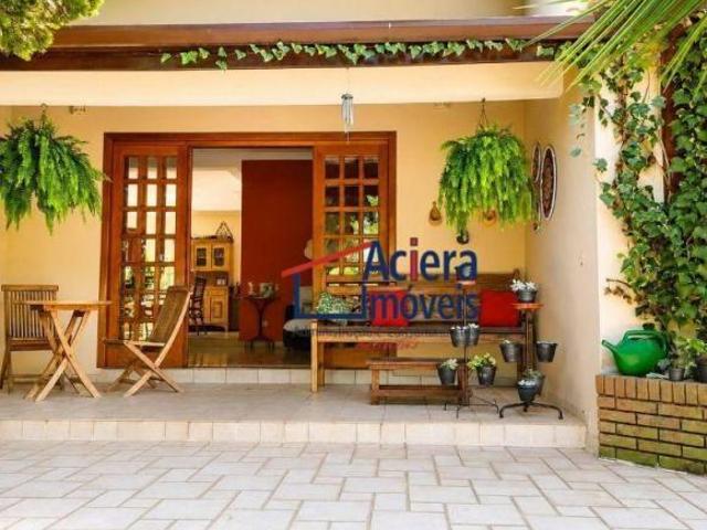 Casa Térrea com 3 Dormitórios, Piscina, Jardins e Lagos Ornamentais à venda, 302 m² Residencial Eu