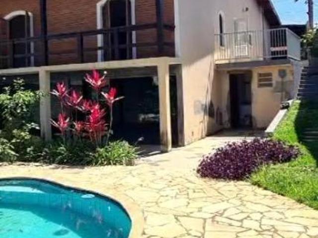 Casa térrea com 3 dormitórios, piscina, proximo a Al Lucas Nogueira Garcez no Jd Paulista em Atiba