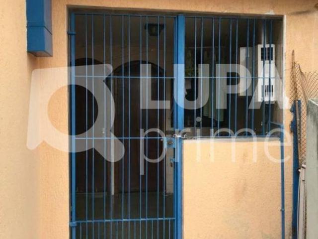 Casa Térrea com 3 dormitórios sendo 1 suíte à venda em Santana