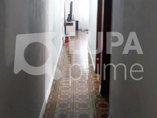 Casa térrea com 3 dormitórios sendo 1 suíte á venda no Jaçanã!