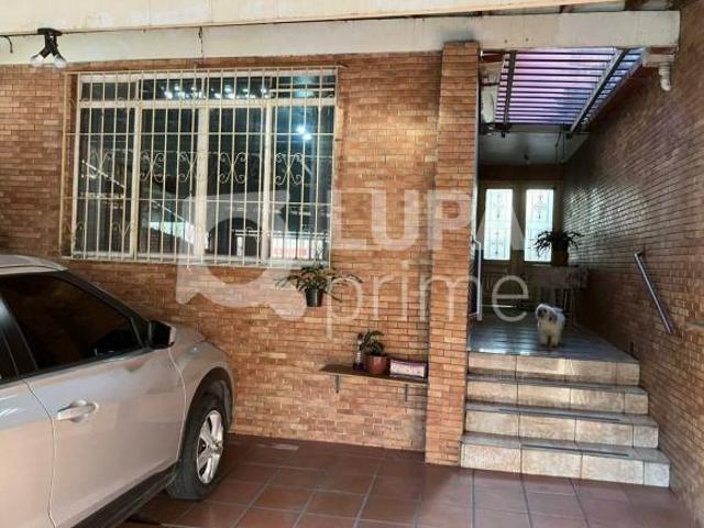 Casa Térrea com 3 dormitórios sendo 1 suíte á venda na Vila Santa Terezinha