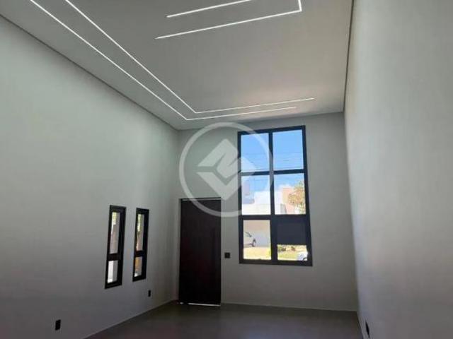 Casa térrea, com 3 dormitórios sendo 1 suíte, piscina, com energia fotovoltaica em Hortolândia