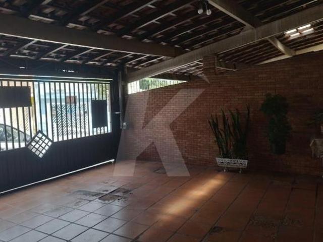 Casa térrea com 3 dormitórios, suíte, 3 banheiros, 2 vagas de garagem no Tucuruvi