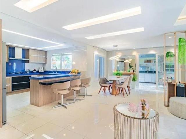 Casa térrea com 3 dormitórios, suíte e 2 vagas