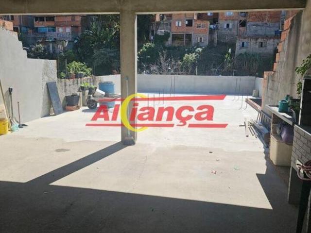 Casa Térrea com 3 Dorms com possibilidade e estrutura para contrução de mais uma casa