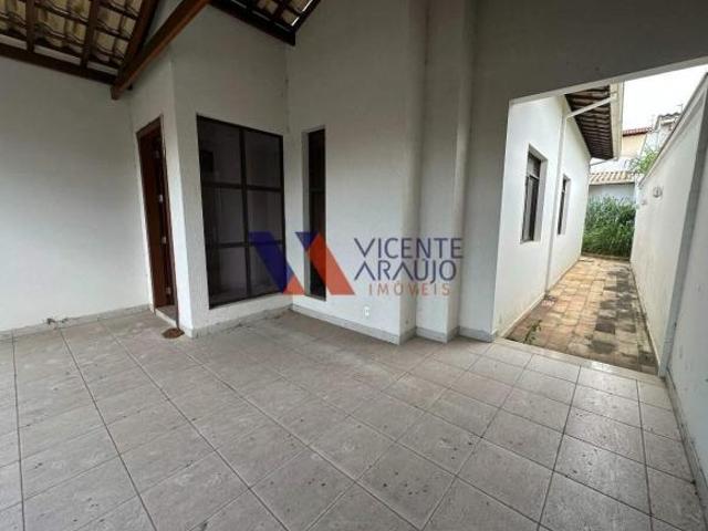 Casa térrea com 3 quartos no bairro Brasiléia próximo ao centro de Betim