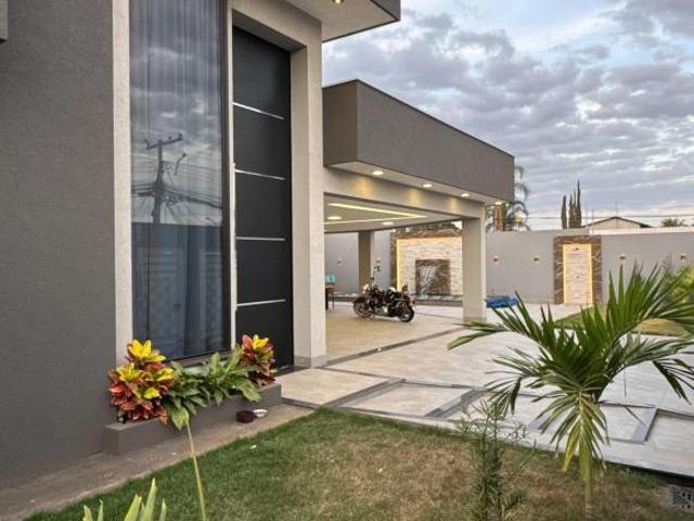 Casa térrea com 3 quartos no setor Garavelo Park