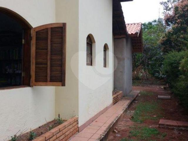 Casa térrea com 3 quartos à venda em Centro SP