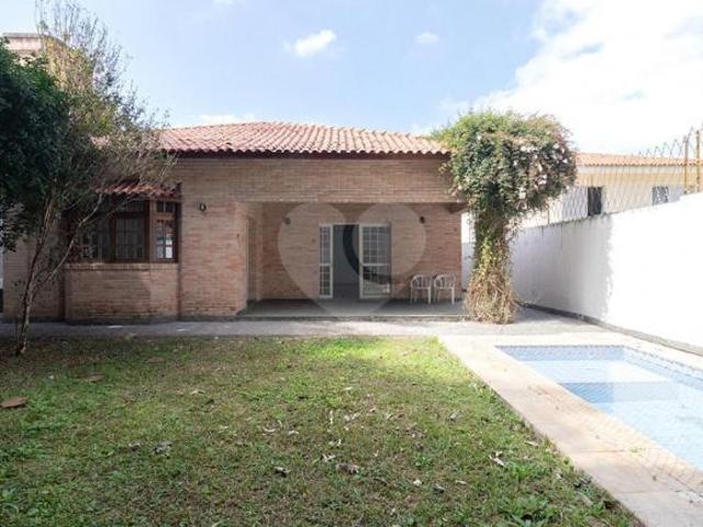Casa térrea com 3 quartos à venda em Alto de pinheiros SP