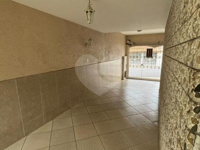 Casa térrea com 3 quartos à venda em Bortolândia SP