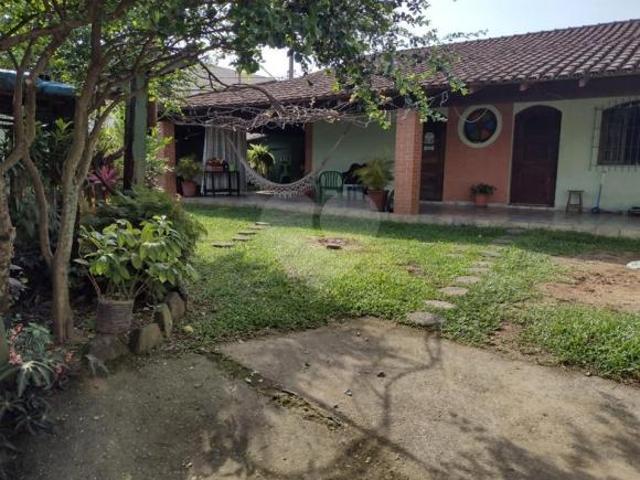 Casa térrea com 3 quartos à venda em Barra velha SP