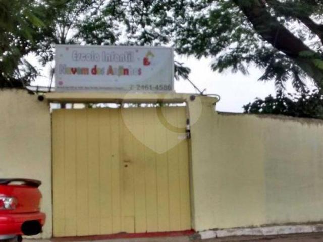 Casa térrea com 3 quartos à venda em Gopoúva SP