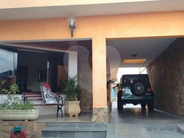 Casa térrea com 3 quartos à venda em Jaraguá SP