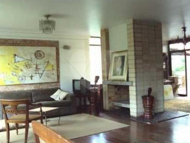 Casa térrea com 3 quartos à venda em Jardim Marajoara SP