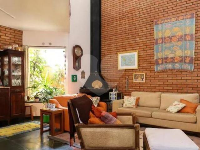 Casa térrea com 3 quartos à venda em Jardim ester yolanda SP
