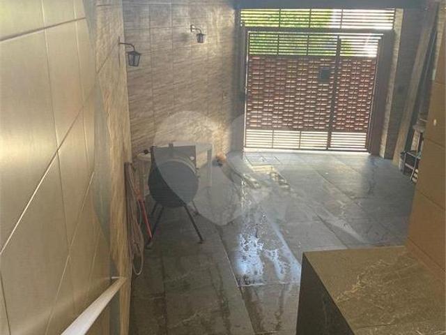 Casa térrea com 3 quartos à venda em Jardim Guapira SP
