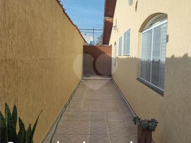 Casa térrea com 3 quartos à venda em Jardim gurilândia SP