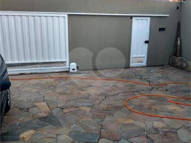 Casa térrea com 3 quartos à venda em Jardim roseira SP