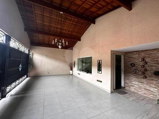 Casa térrea com 3 quartos à venda em Jardim São Judas Tadeu SP