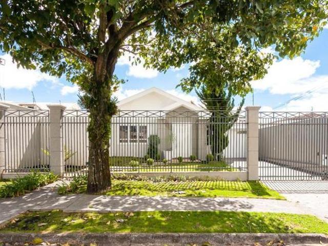 Casa térrea com 3 quartos à venda em Novo mundo PR