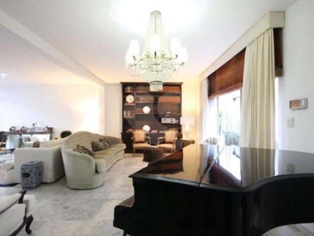 Casa térrea com 3 quartos à venda em Saúde SP