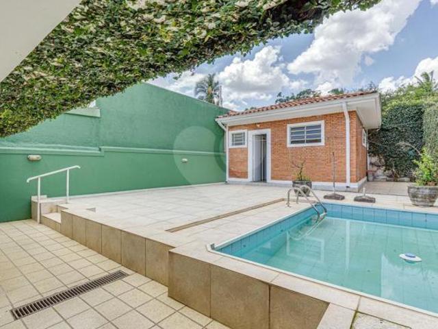 Casa térrea com 3 quartos à venda em Santo Amaro SP