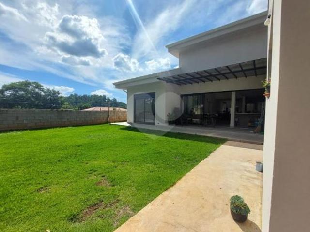Casa térrea com 3 quartos à venda em Santa cândida SP