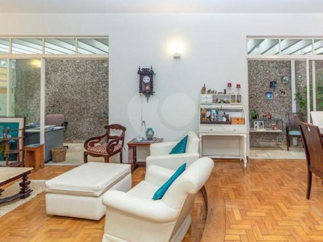 Casa térrea com 3 quartos à venda em Pacaembu SP
