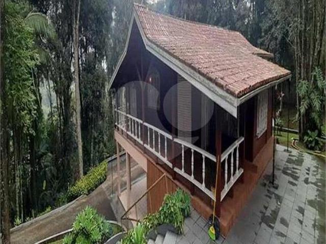 Casa térrea com 3 quartos à venda em Roseira SP