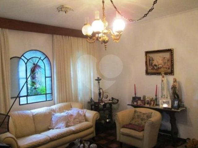 Casa térrea com 3 quartos à venda em Vila Campestre SP