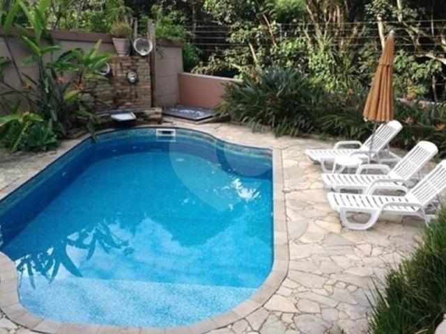 Casa térrea com 3 quartos à venda em Vila machado SP
