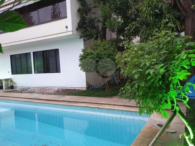 Casa térrea com 3 quartos à venda em Vila Madalena SP