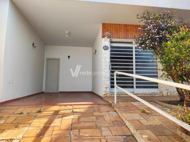 Casa térrea com 3 quartos a venda no Taquaral