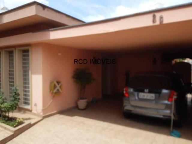 Casa Terrêa com 3 Quartos com Edícula com área total 372 m² terreno Plano No Ferreira