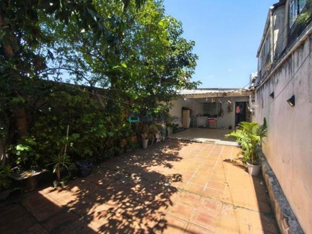Casa térrea com 3 quartos e 4 vagas à venda