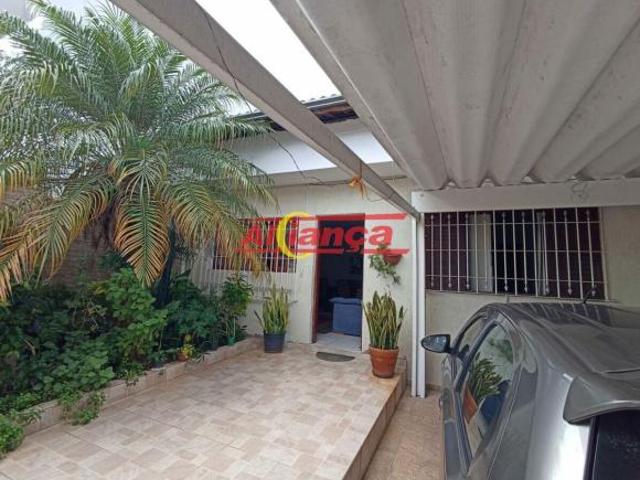 Casa térrea com 3 quartos e 5 Vagas, 250 m² Continental