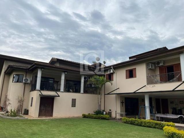 Casa térrea com 3 quartos e piscina à venda no Portal do Sabiá