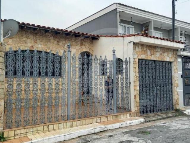Casa Térrea á Venda com 3 quartos, edicula e terraço, Bairro: Vila Medeiros