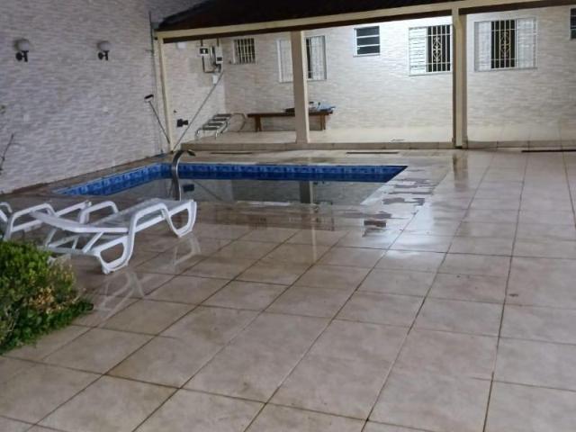 Casa Térrea com 3 quartos Gramado Cotia / SP