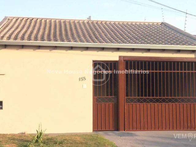 Casa Térrea com 3 Quartos para Alugar por R$ 1.500/mês