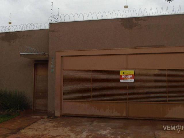 Casa Térrea com 3 Quartos para Alugar por R$ 1.800/mês