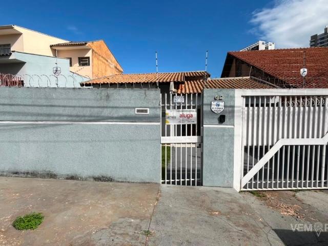 Casa Térrea com 3 Quartos para Alugar por R$ 3.000/mês