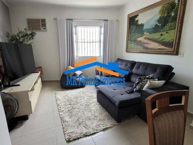 Casa Térrea com 3 quartos sendo 1 suíte e garagem para dois veículos