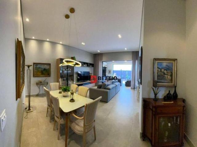 Casa térrea com 3 quartos todos suítes com closet, rica em marcenaria, cond Maria José Indaiatuba SP